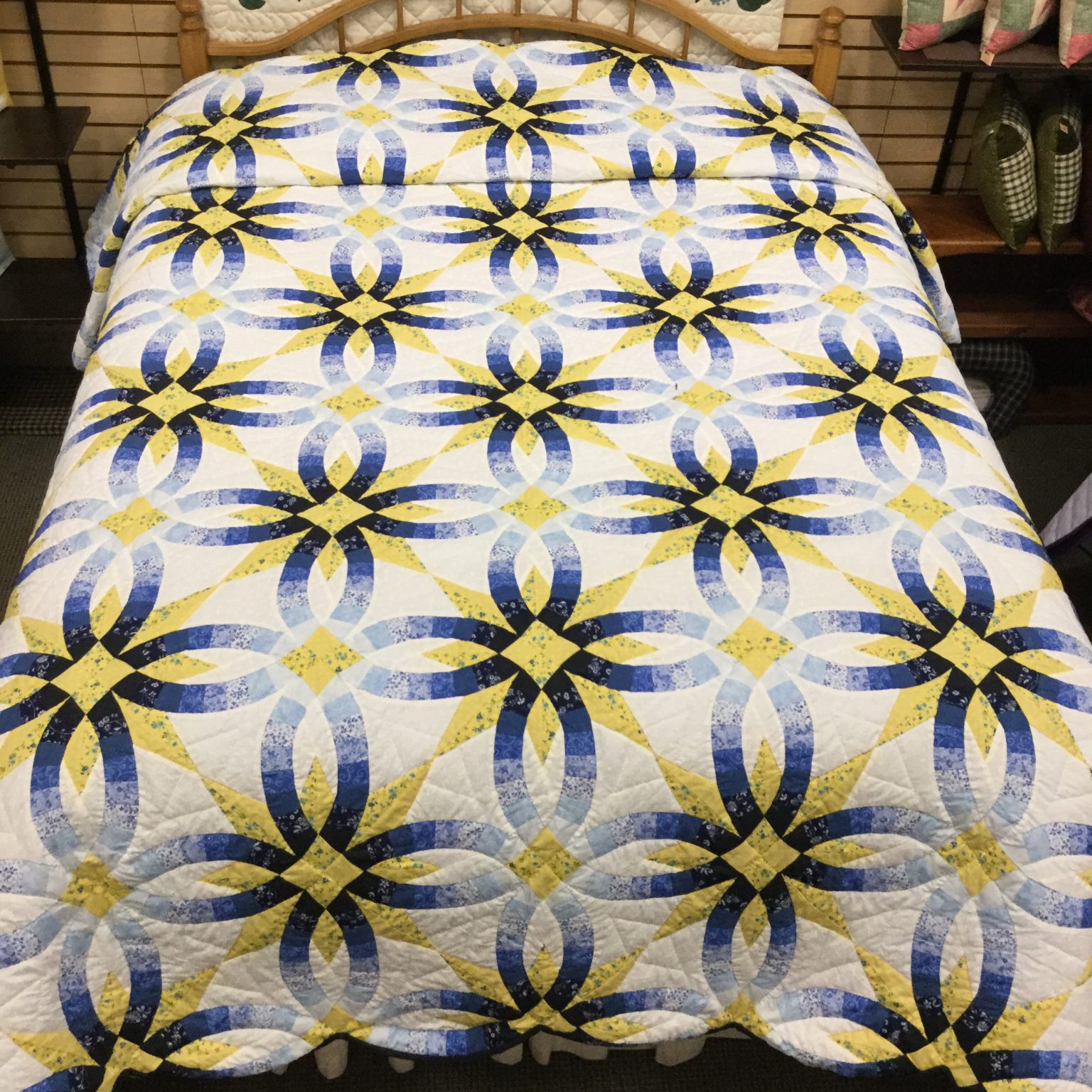 Handmade Amish Quilts and Crafts | Family Farm Handcrafts Shady Maple