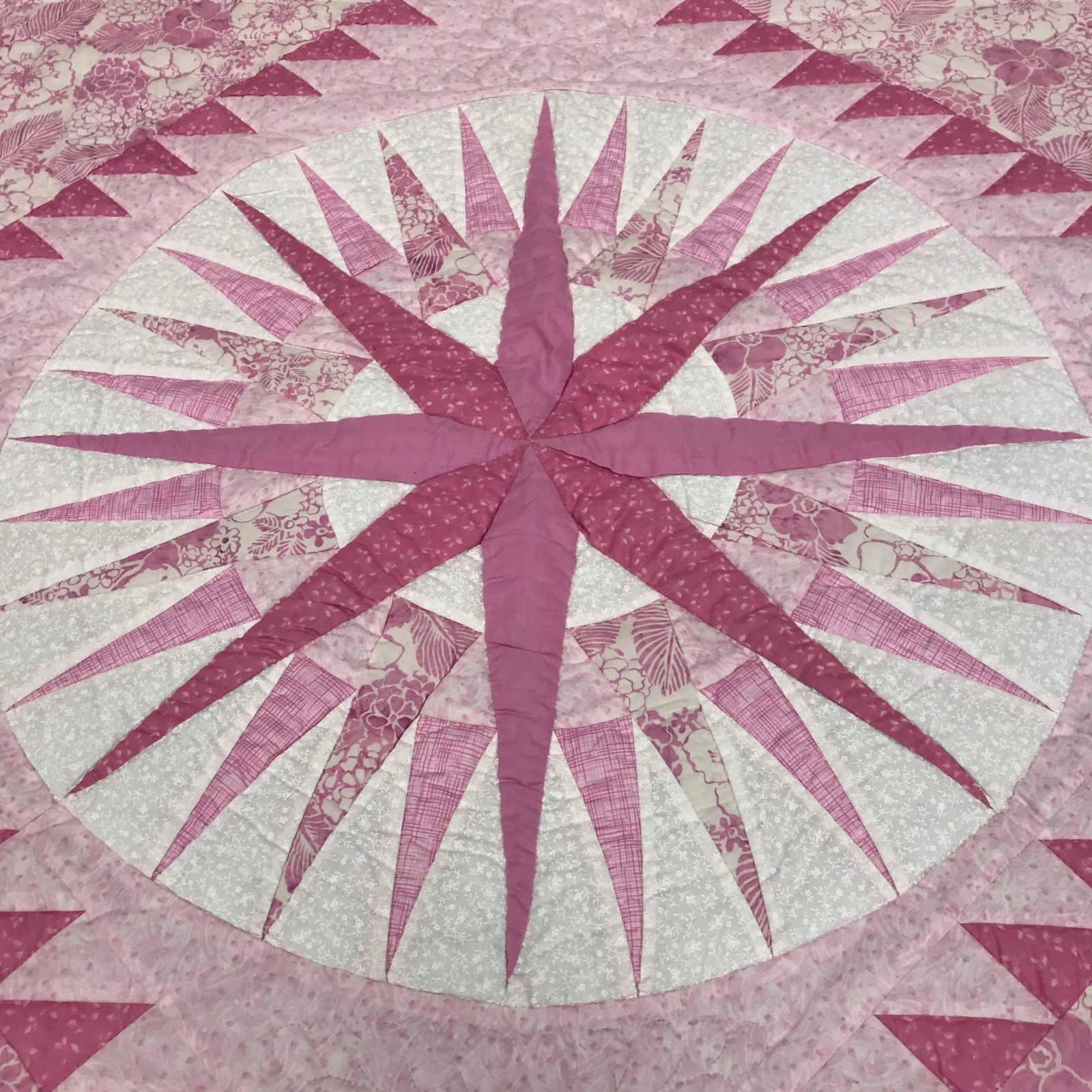 Mariner's Compass Quilt - Queen ~ Family Farm Handcrafts