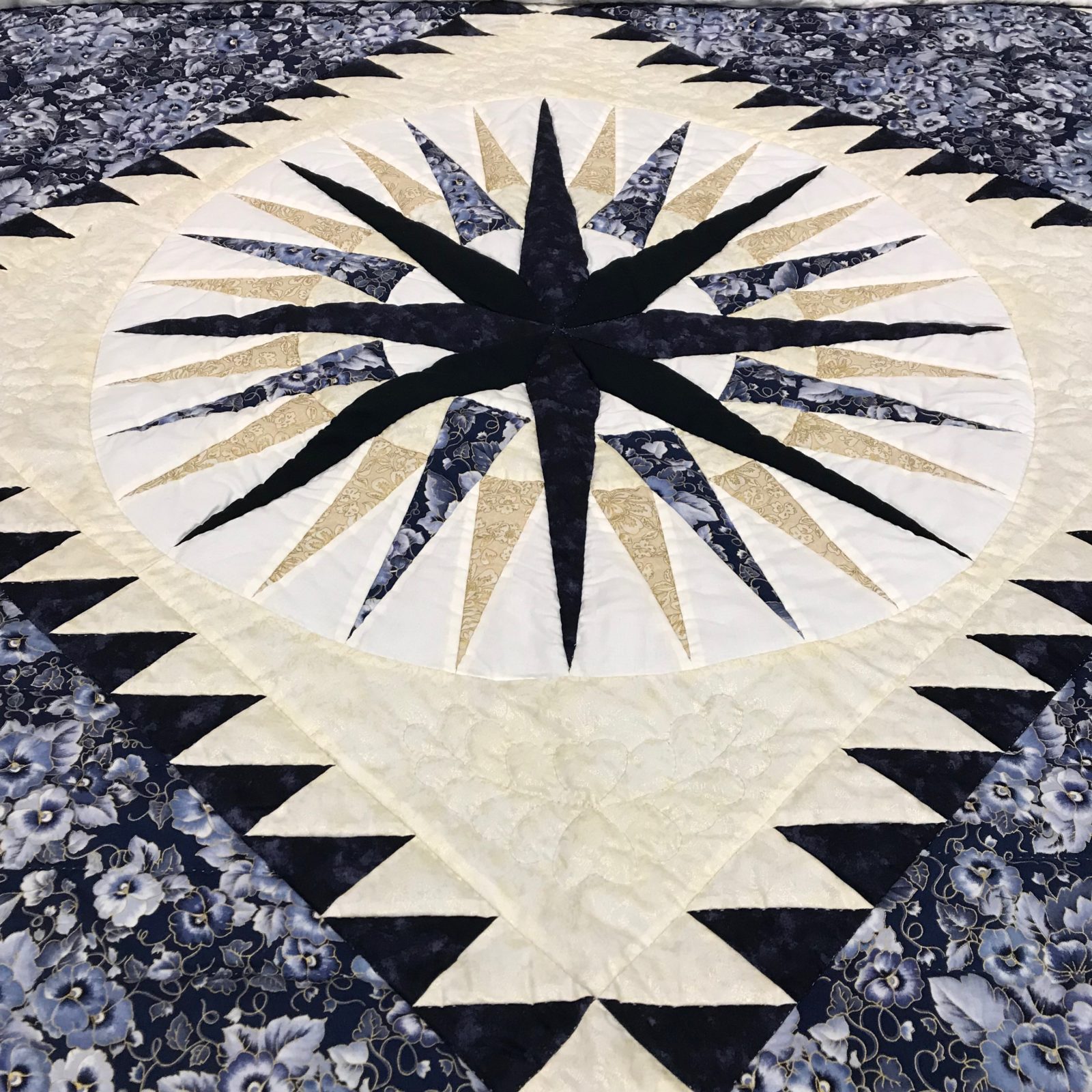 Mariner's Compass Quilt | King | Family Farm Handcrafts