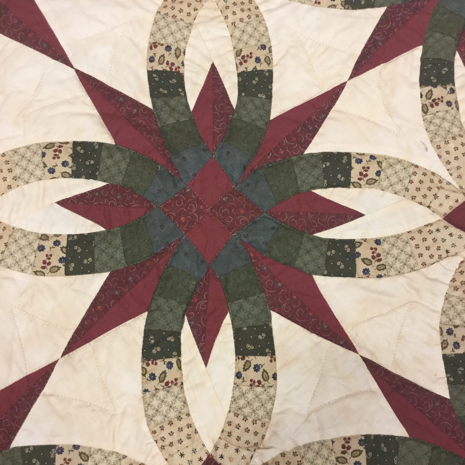 Star Wedding Ring Quilt | Family Farm Handcrafts | Queen