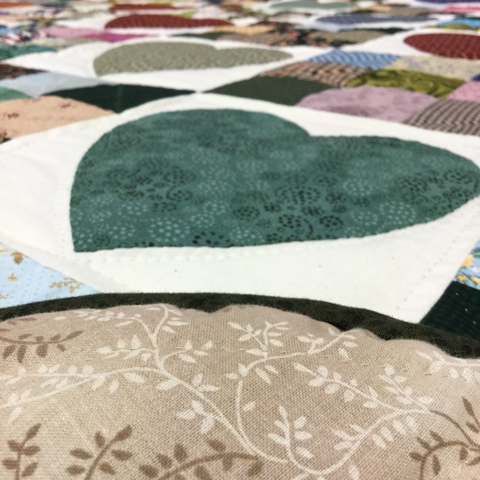 Country Hearts Quilt - Queen ~ Family Farm Handcrafts
