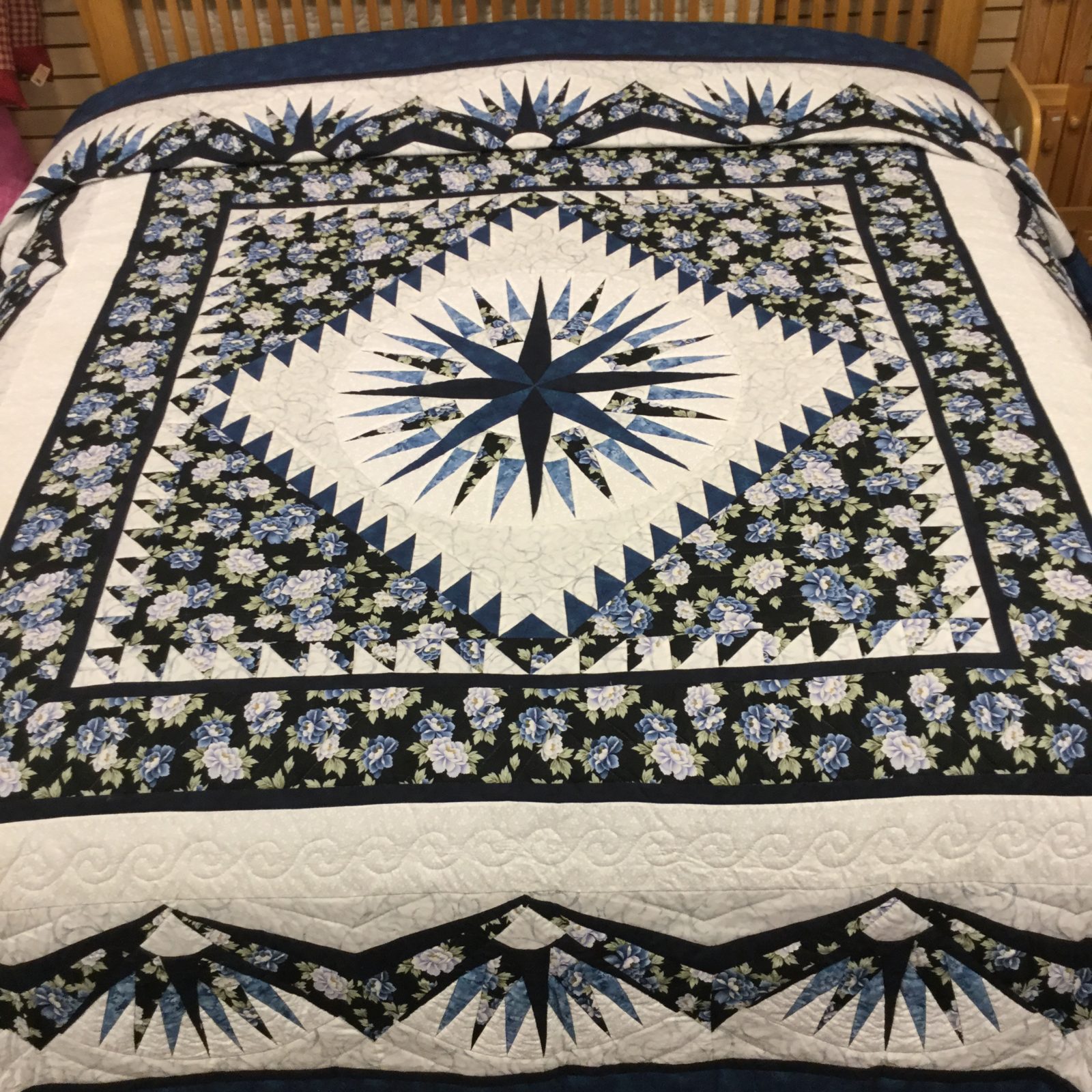 Mariner's Compass Quilt - King ~ Family Farm Handcrafts