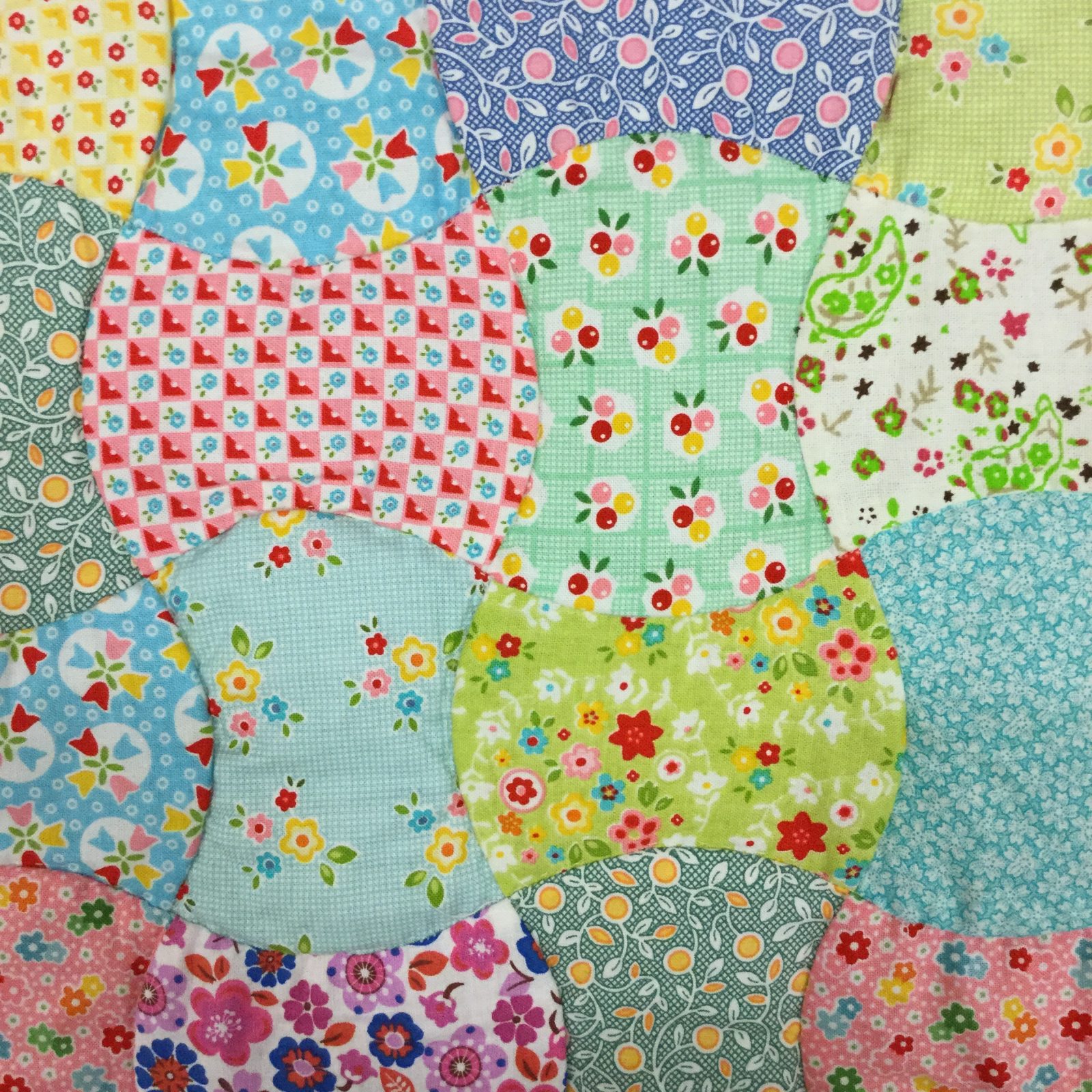 Apple Core Quilt - Twin ~ Family Farm Handcrafts