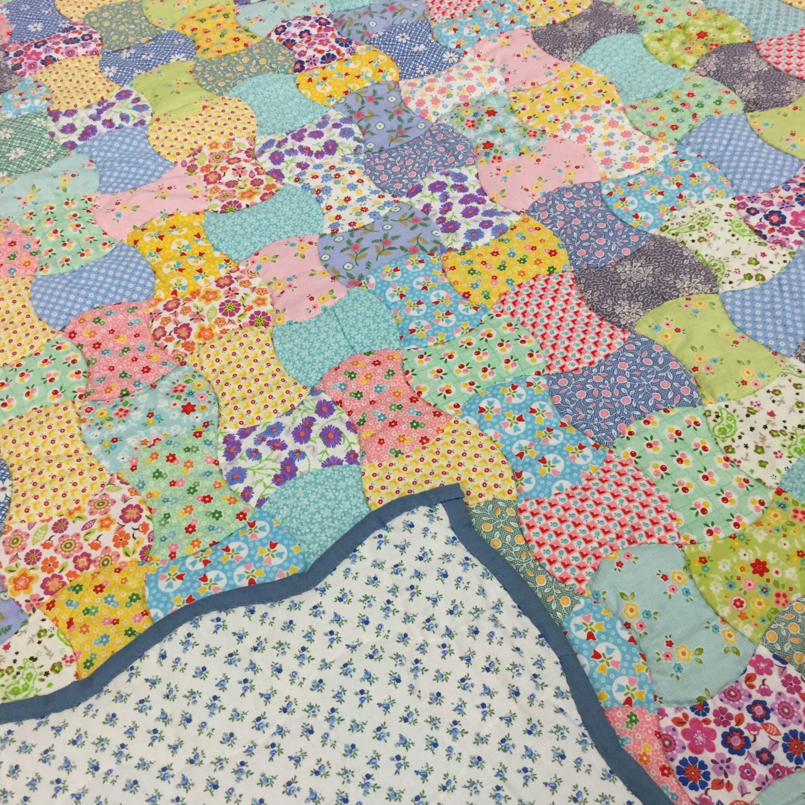 Apple Core Quilt - Twin ~ Family Farm Handcrafts