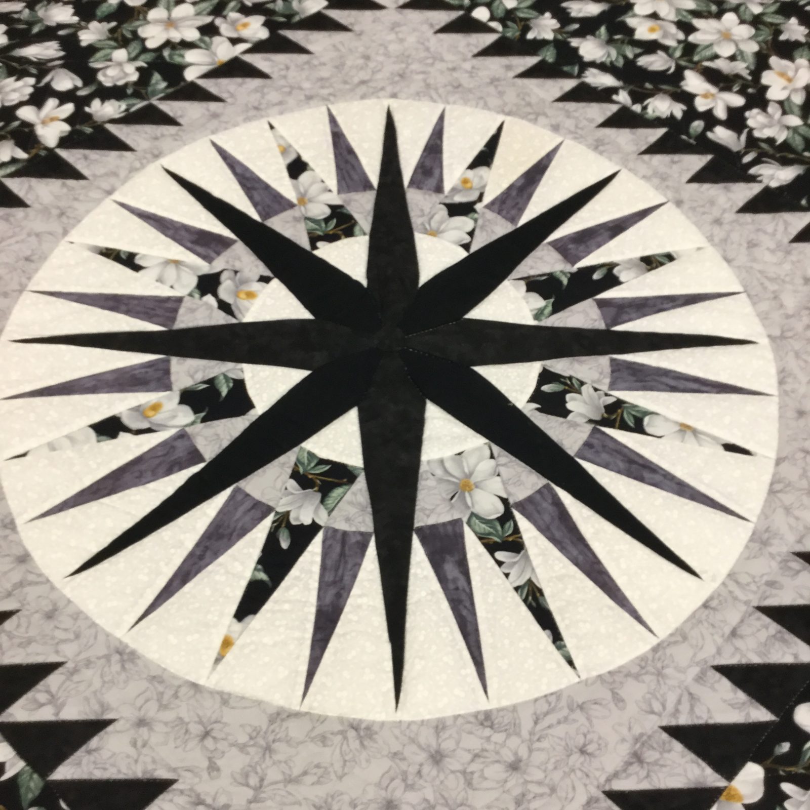 Mariner's Compass Quilt - King ~ Family Farm Handcrafts