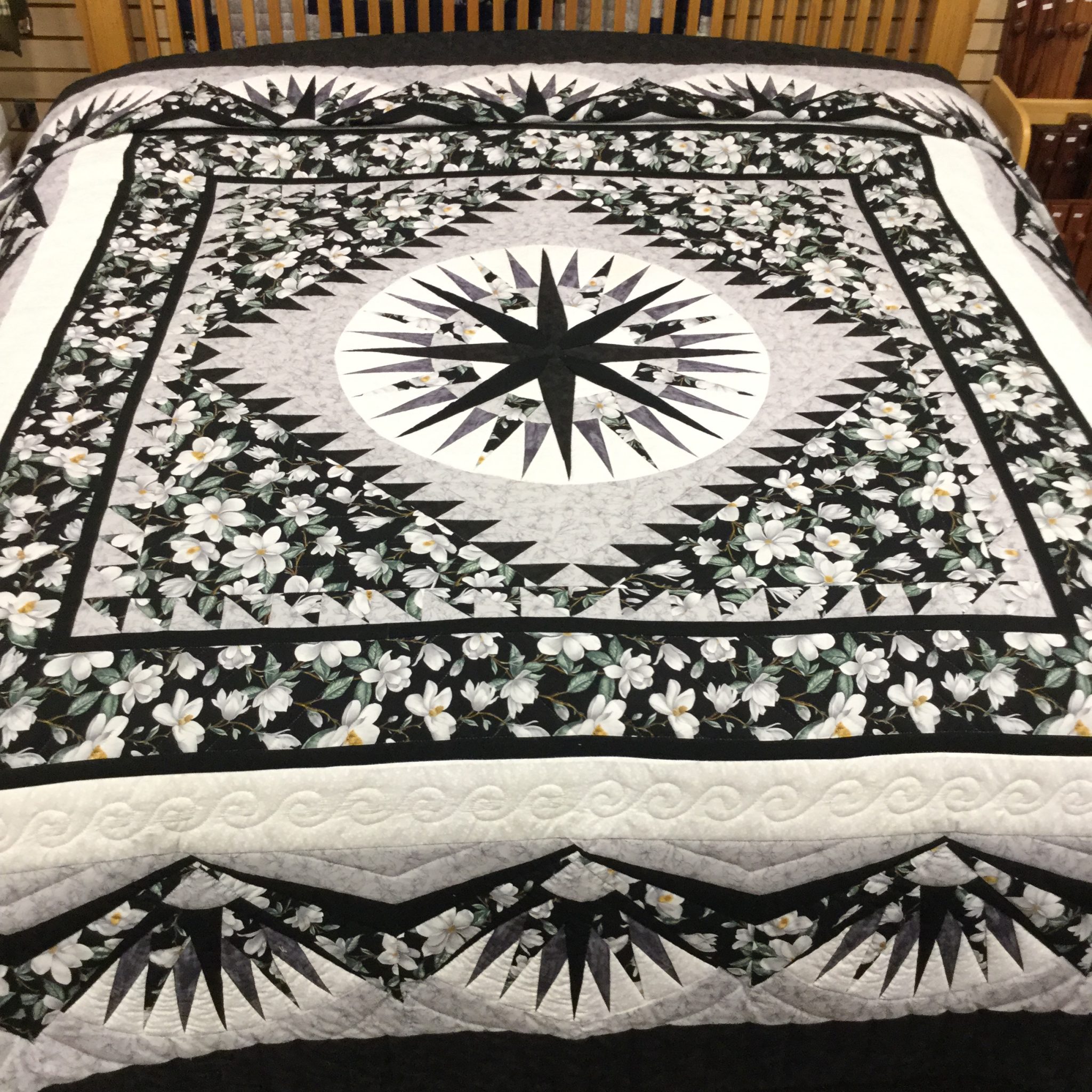 Mariner's Compass Quilt - King ~ Family Farm Handcrafts