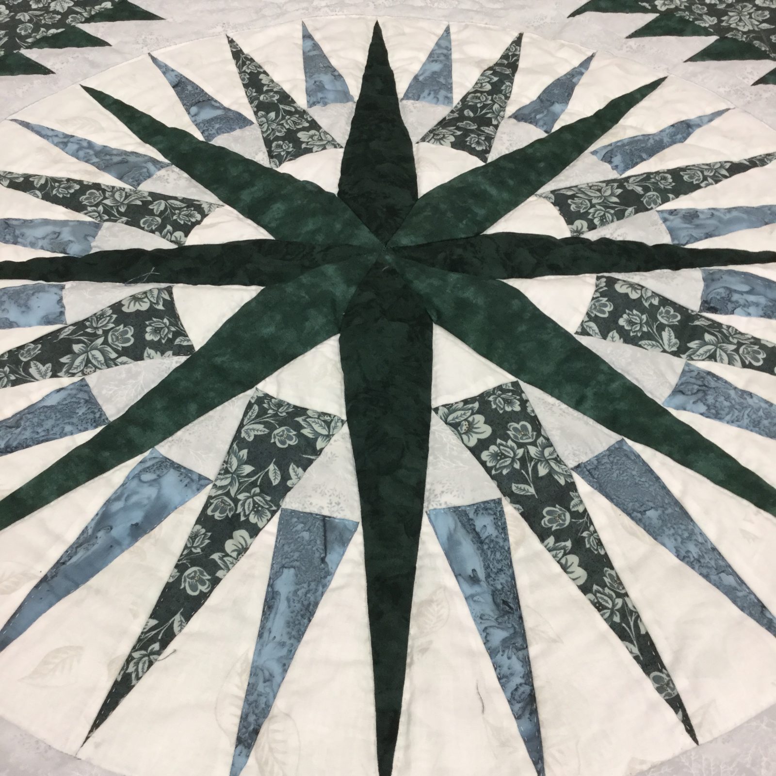 Mariner's Compass Quilt | King | Family Farm Handcrafts