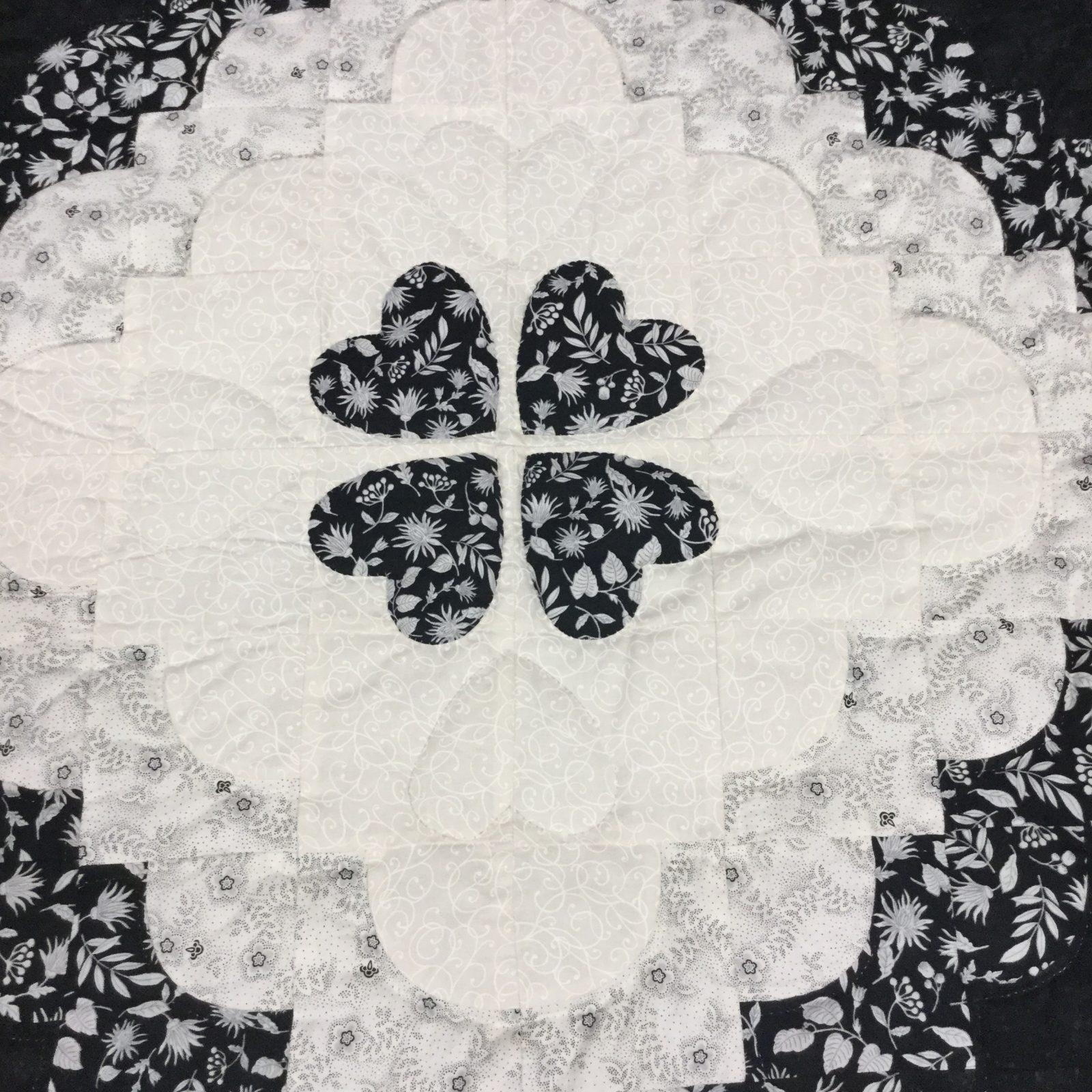 Hearts All Around Quilt | King | Family Farm Handcrafts