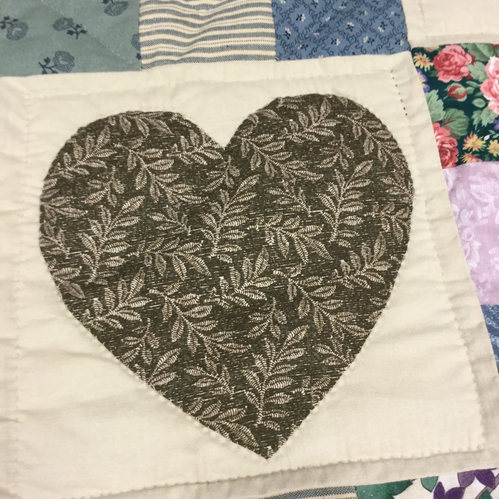Country Hearts Quilt | King | Family Farm Handcrafts