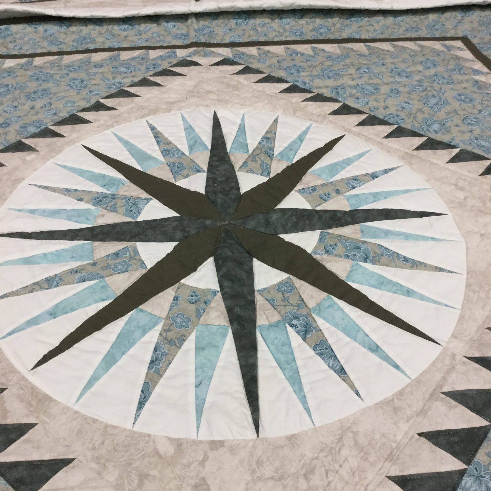 Mariner's Compass Quilt | King | Family Farm Handcrafts