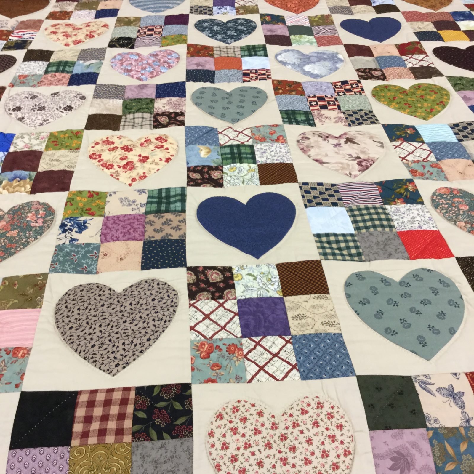 Country Hearts Quilt | Twin | Family Farm Handcrafts | Handmade
