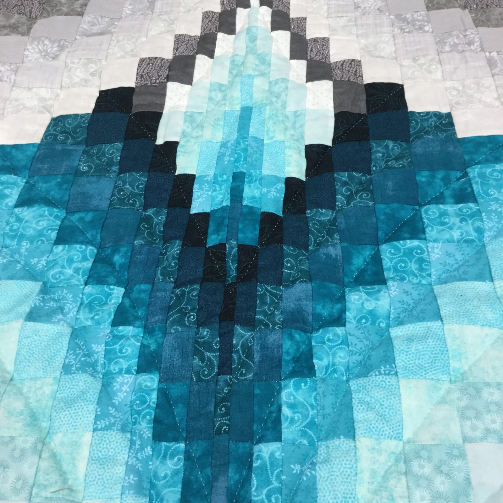 Northern Lights Quilt- Queen ~ Family Farm Handcrafts