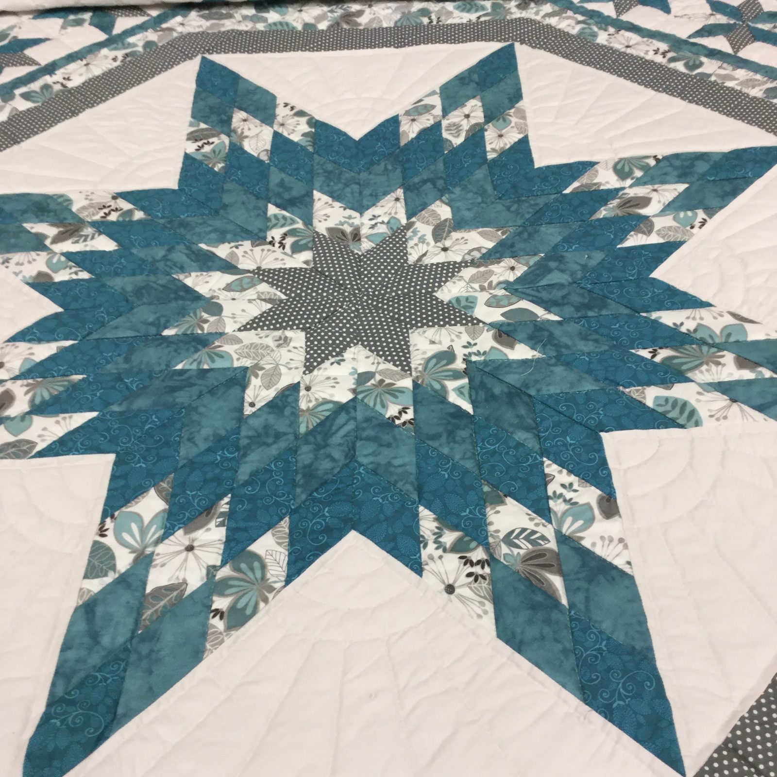 Twinkling Star Quilt-Queen ~ Family Farm Handcrafts
